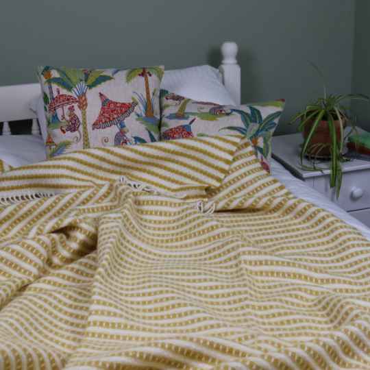 Olle Saffron Eco Lambswool throw – Country Mouse